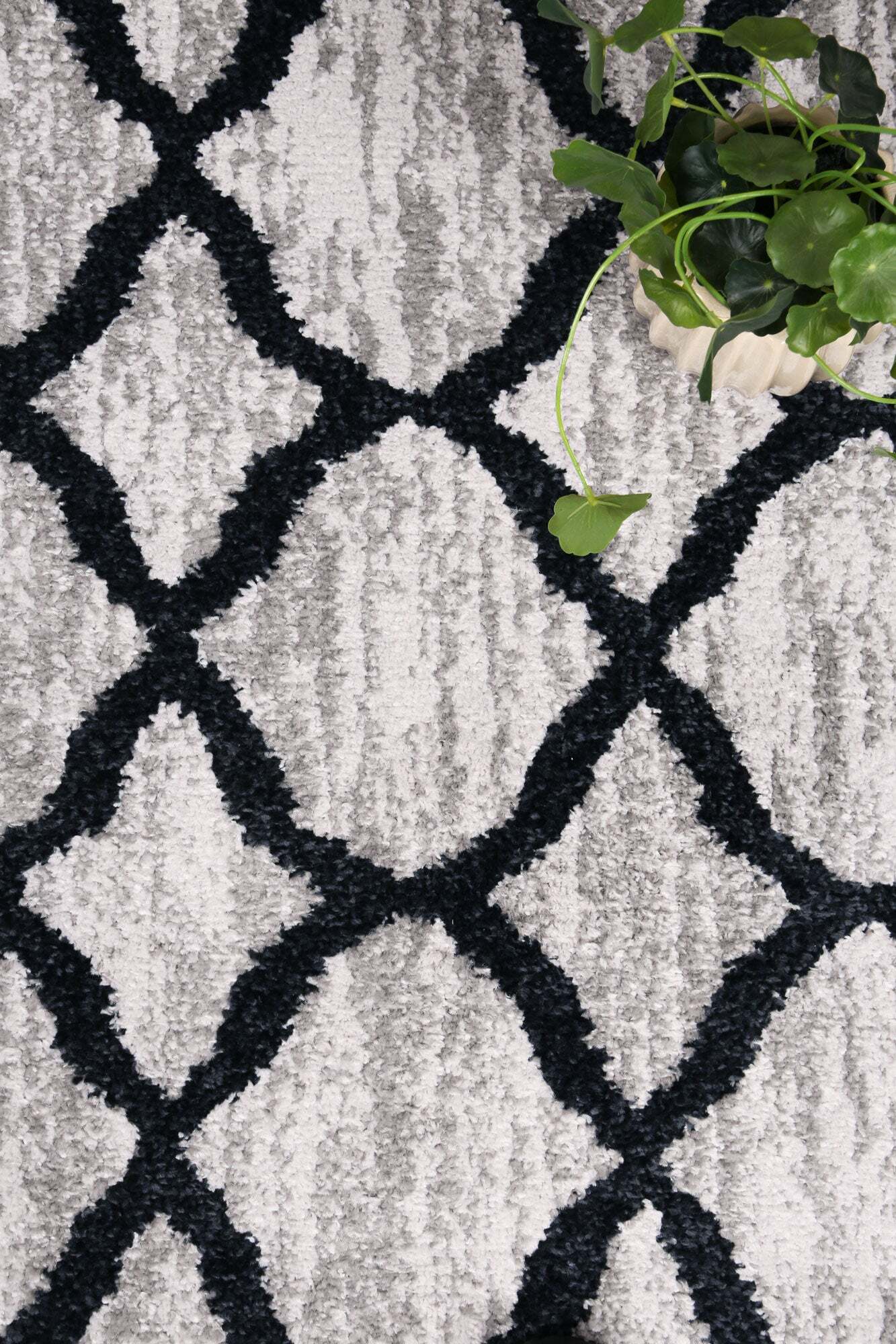 Kelly Grey Lattice Trellis Rug(Size 330 x 240cm)